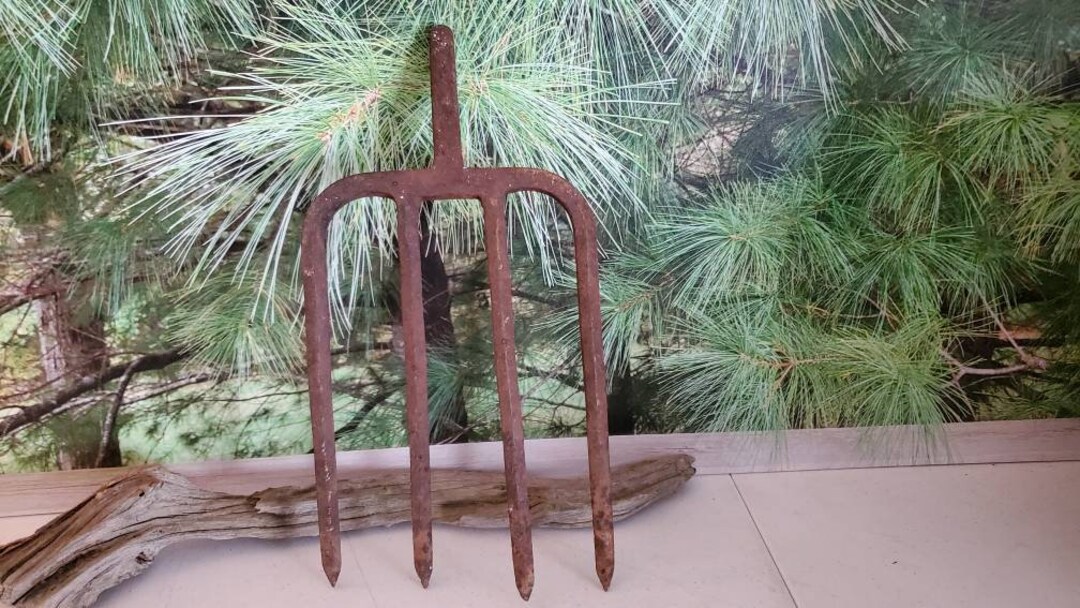 Antique Forged Rusty 4 Tine Pitchfork Head Cast Iron Farmhouse Decor ...