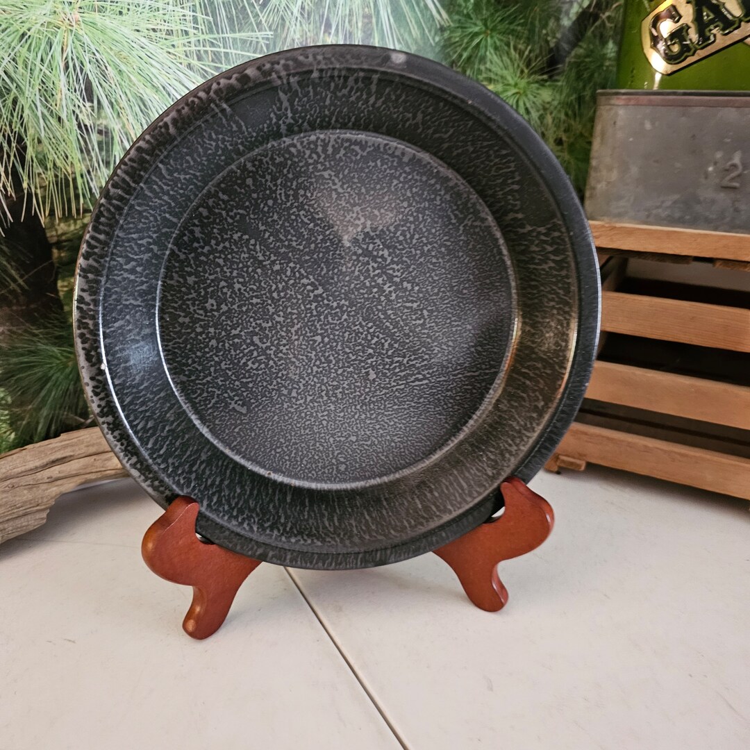 Dark Gray Enamelware or Graniteware Pie Pan 10 Inches in Diameter X 1 1 ...