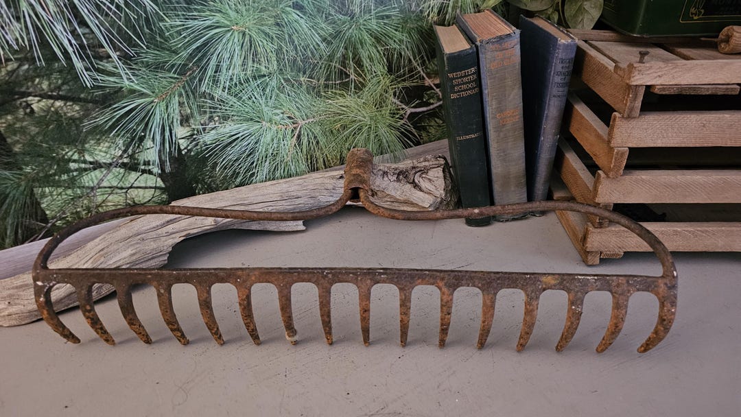 16 Tine Cast Iron Rake Head Rough Rusty Farmhouse Tool Rustic Garden ...