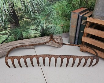 14 Tine Cast Iron Rake Head Metal Collar Rough Rusty Farmhouse Tool ...