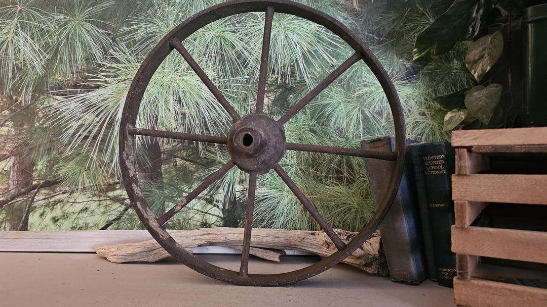 8 Spoke Rusty Antique Iron Wheelbarrow Wheel Steampunk Yard Art ...