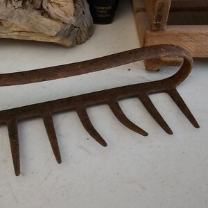 14 Tine Cast Iron Rake Head Twisted Wire Handle Top Rough Rusty ...
