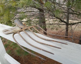 Old Rusty 3 Tine Pitchfork Head Cast Iron Vintage Farm Tool Farmhouse ...