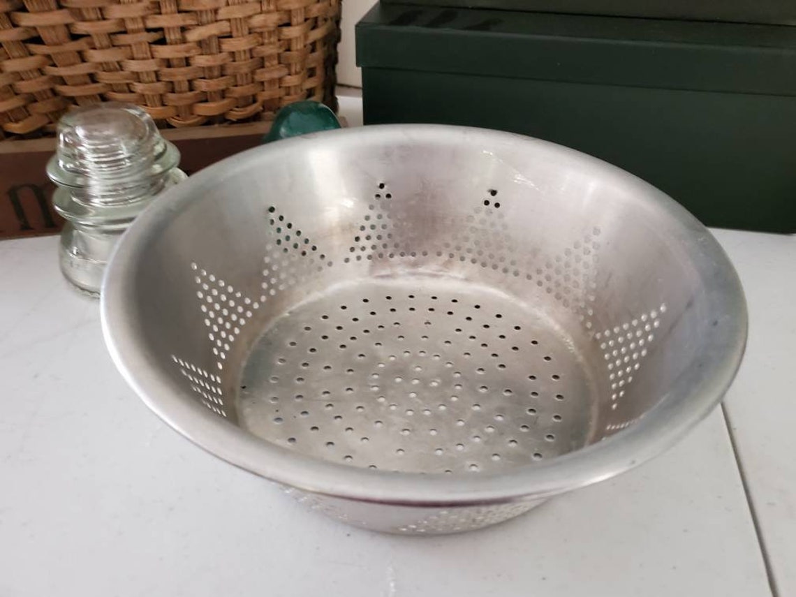 Round Flat Bottom Aluminum Colander / Rustic Country Farmhouse - Etsy