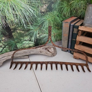 16 Tine Cast Iron Rake Head Rough Rusty Farmhouse Tool Rustic Garden ...