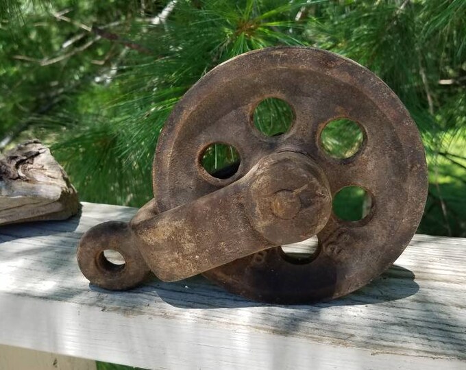 Rusty Round Metal Pulley, Rustic Farmhouse Decor, Industrial Steampunk ...