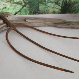 Old Rusty 3 Tine Pitchfork Head Cast Iron Vintage Farm Tool Farmhouse ...