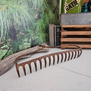 16 Tine Cast Iron Rake Head Rough Rusty Farmhouse Tool Rustic Garden ...