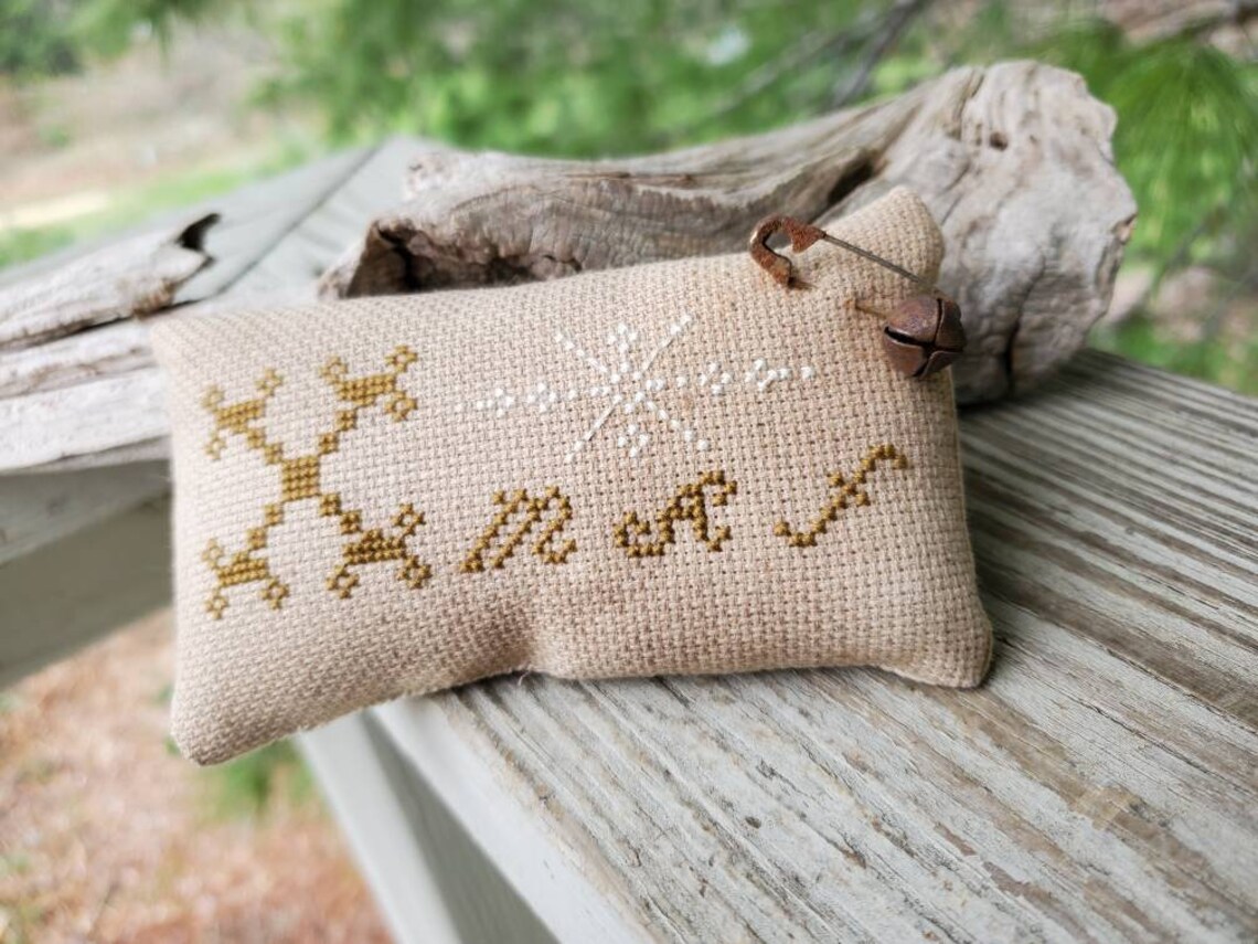 Primitive Pin Keep Xmas With Snowflake Christmas Decoration - Etsy