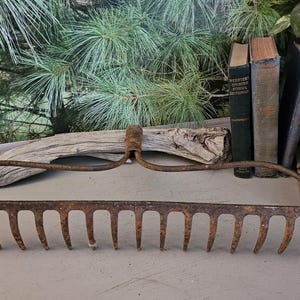 16 Tine Cast Iron Rake Head Rough Rusty Farmhouse Tool Rustic Garden ...