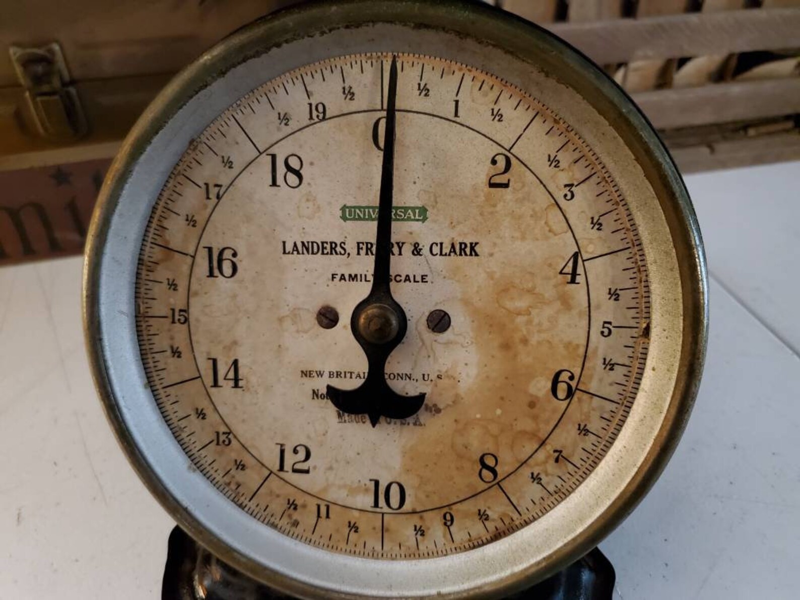 Landers, Frary & Clark Family Scale 20 Lb. Antique Kitchen Scale ...