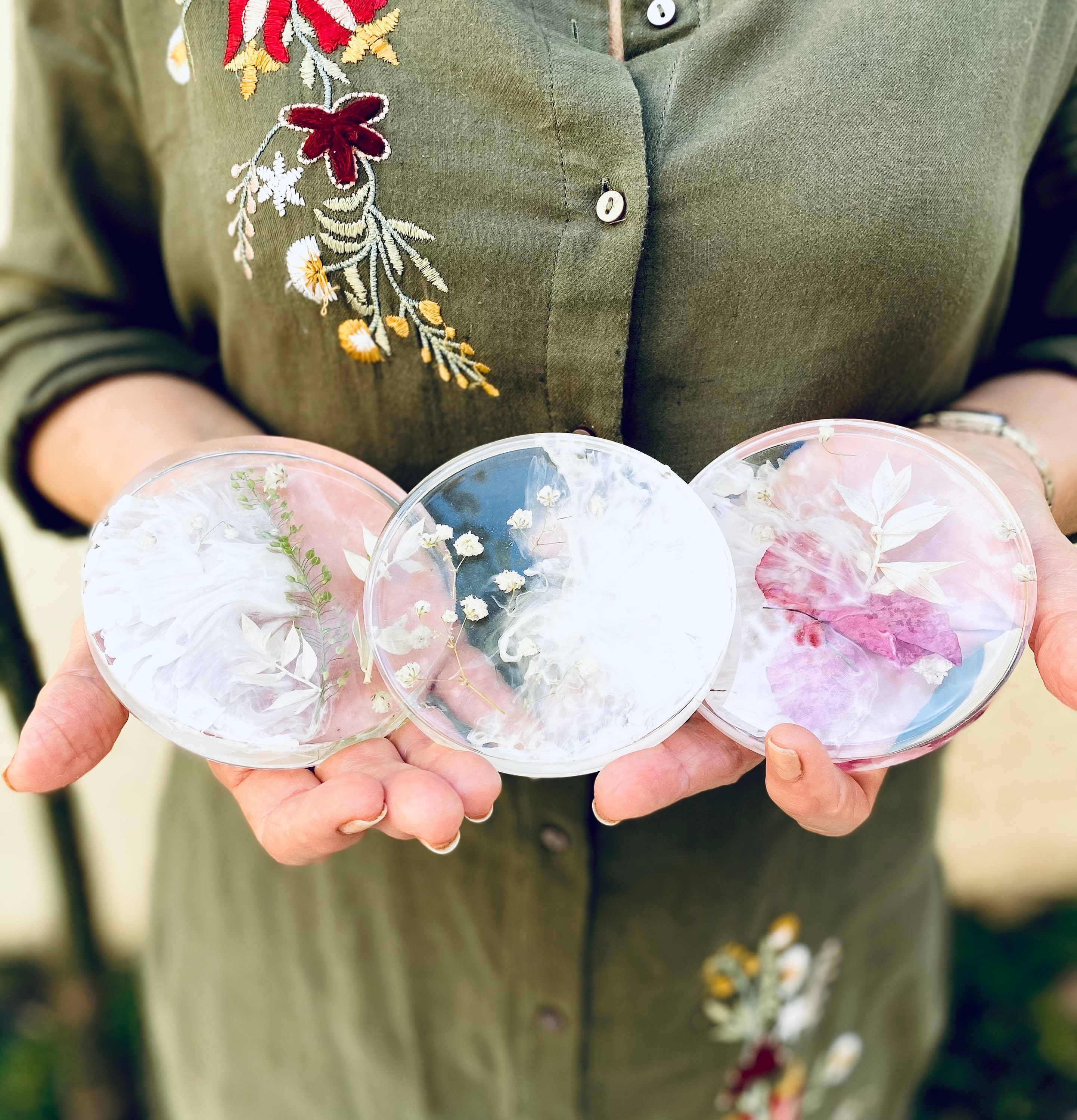 Gorgeous Set of Round Resin Coasters Flower Coasters | Etsy