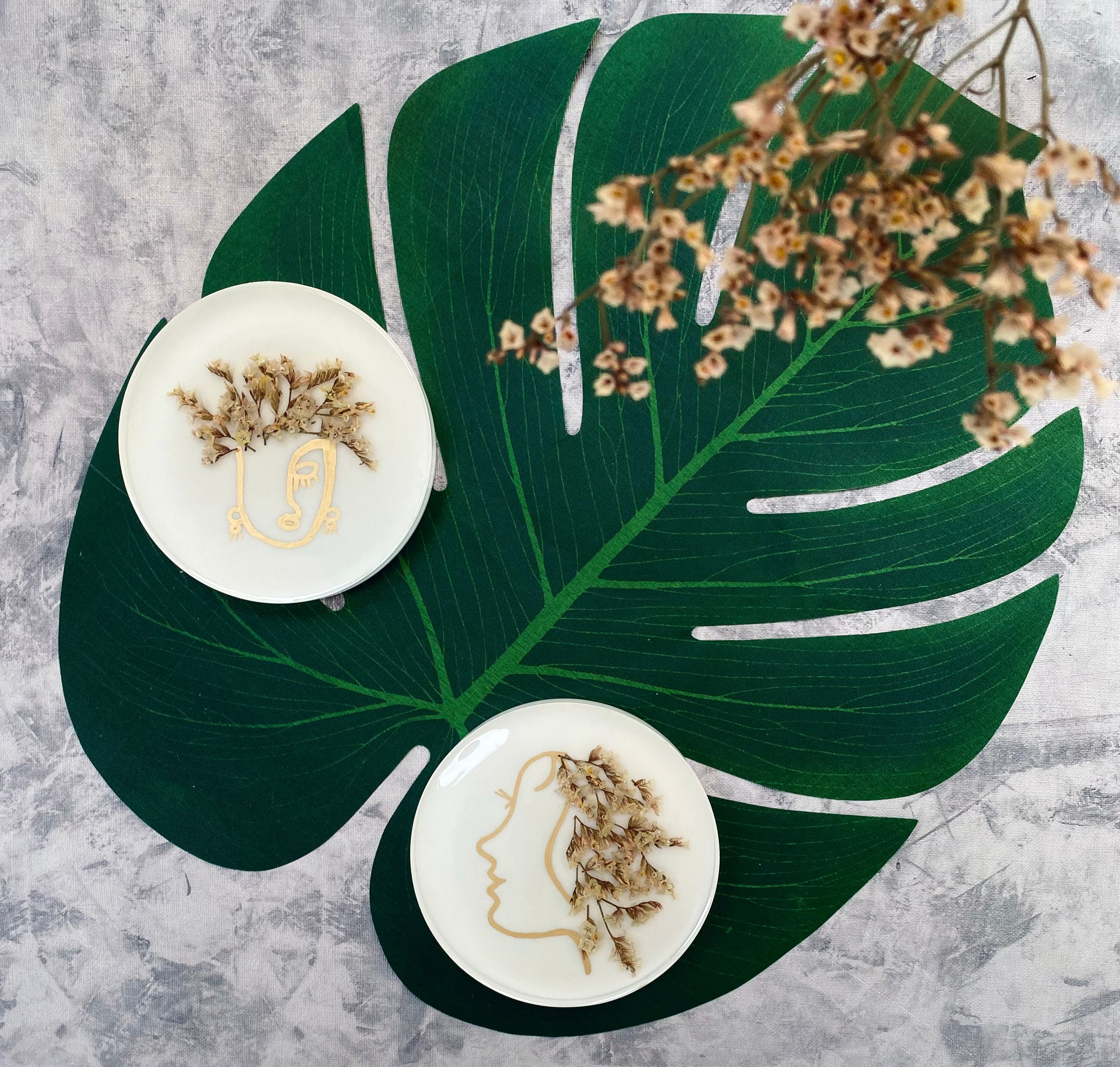 Gorgeous Set of Round Resin Coasters Flower Coasters | Etsy