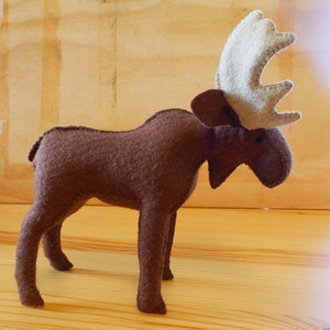 Felt Moose, Pattern and Illustrated Instructions, 7.5 Inches Tall ...