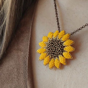 Beaded Sunflower pattern Sunflower Pendant PDF Photo | Etsy