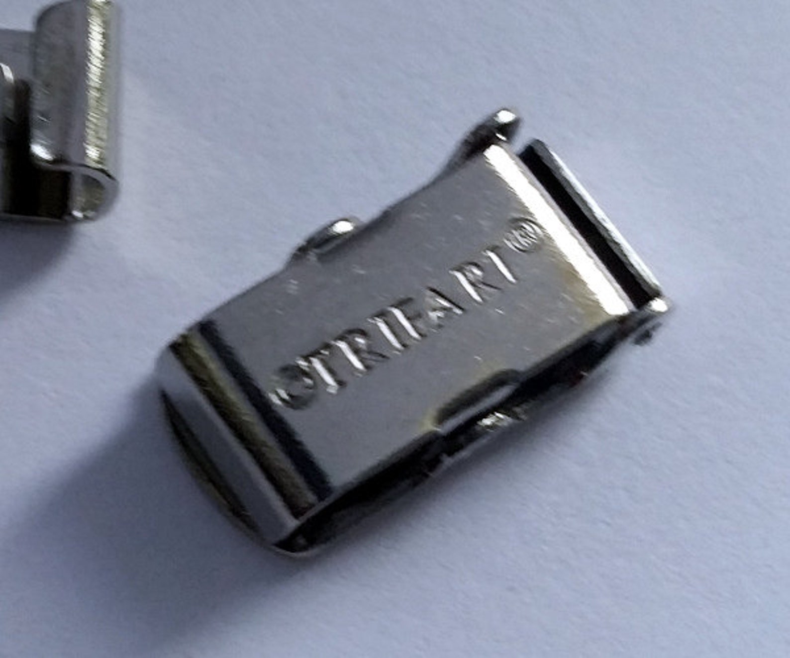 12 X Vintage Marked TRIFARI Fold Over Clasp Closure - Dark Silver Tone ...