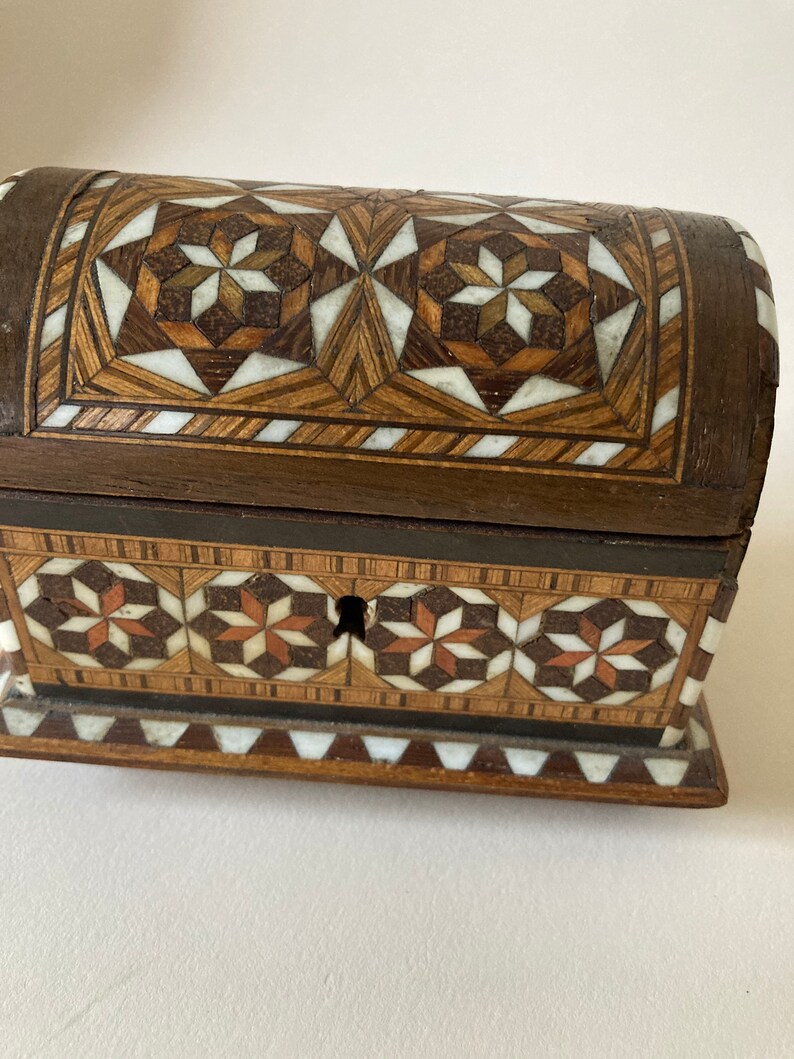 Antique Marquetry MOP Inlay Burl Wood Jewelry Trinket Box Lock With No ...