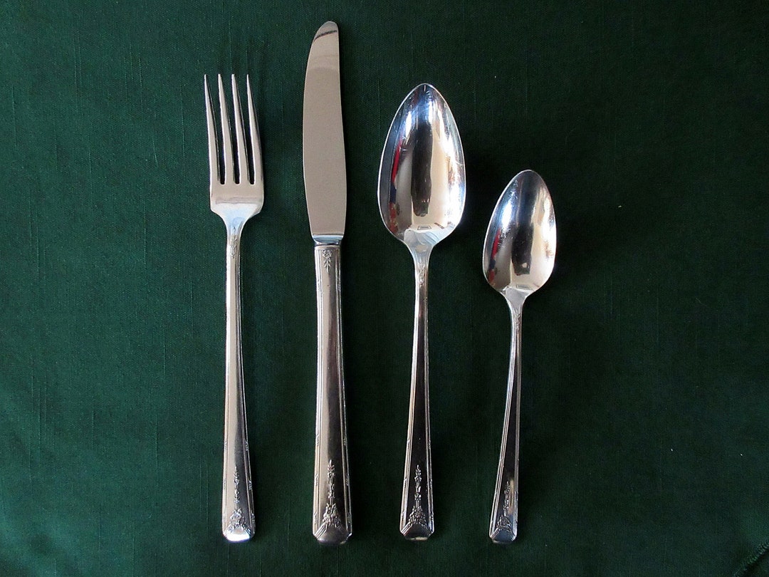 35 Pcs Luncheon Set Serv/8 ONEIDA Community Silverplate Silverware ...