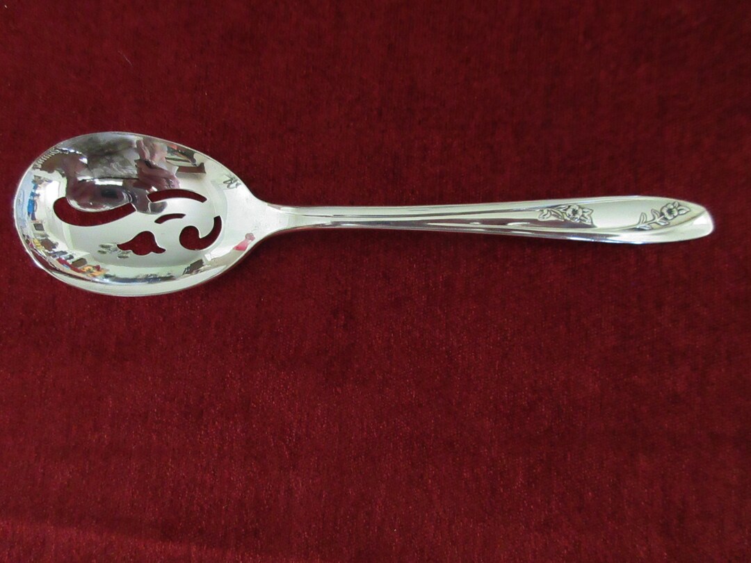 Silverplate Pierced Relish SPOON From Wm Rogers International ...
