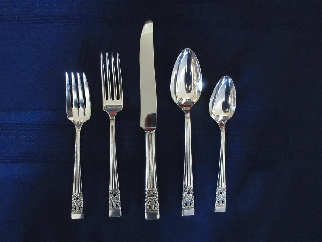 32 Pcs Silverplate Flatware Ser/6 From ONEIDA Community Silverware ...