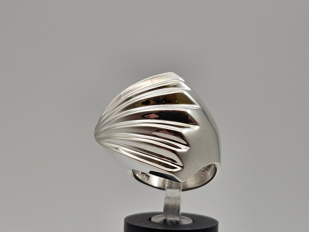 Sideways Fan Ring, 925 Silver, Clamshell Ring, Modernist Jewely, Vintage Estate Jewelry, Size 6. ...
