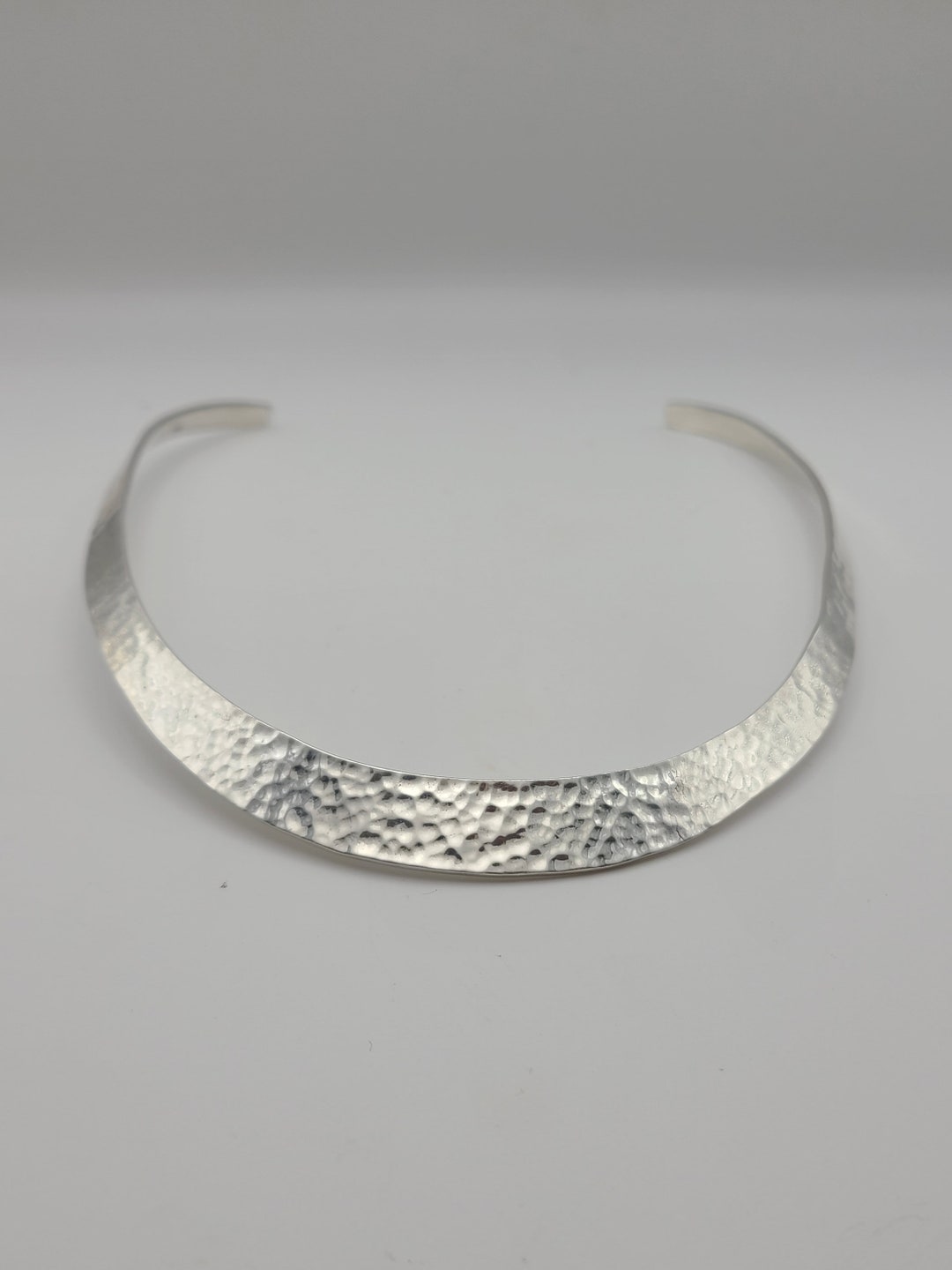 Graduated Hand Hammered Collar Necklace in 925 Silver, Textured Neck ...