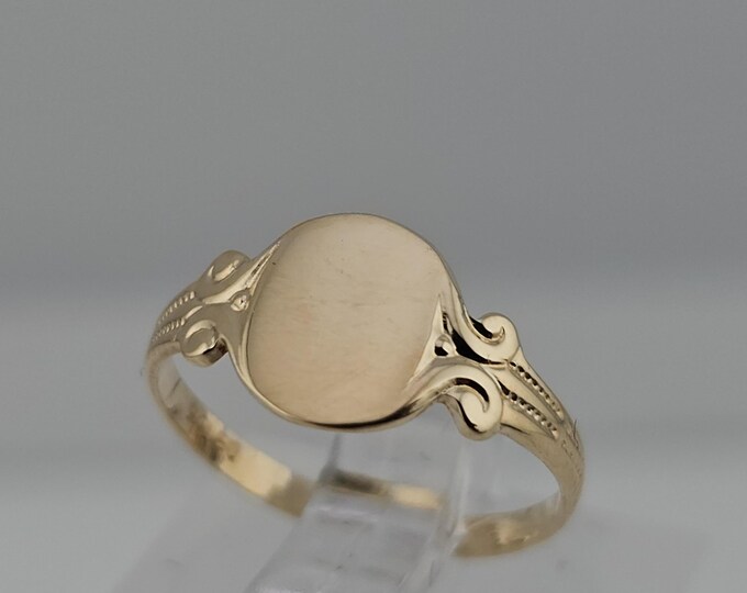 Vintage Signet Ring 10k Yellow Gold Ornate Scroll Accent Oval Ring ...