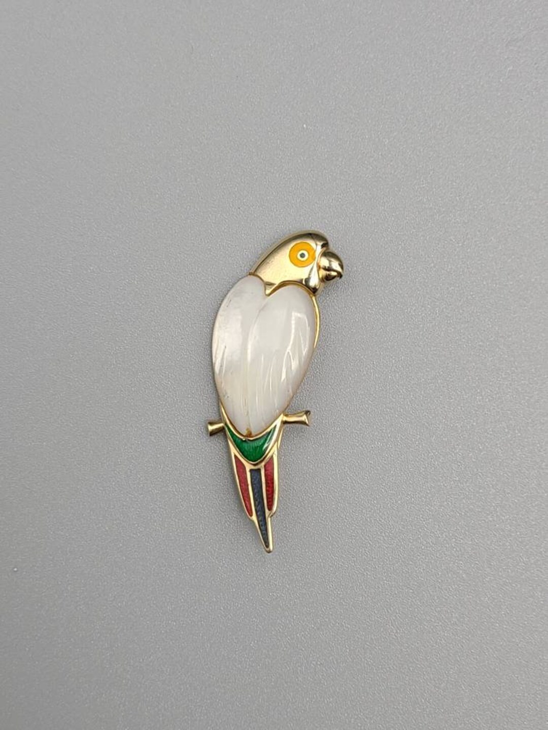 Vintage 14k Yellow Gold Enameled Parrot Brooch With Carved Mother of ...