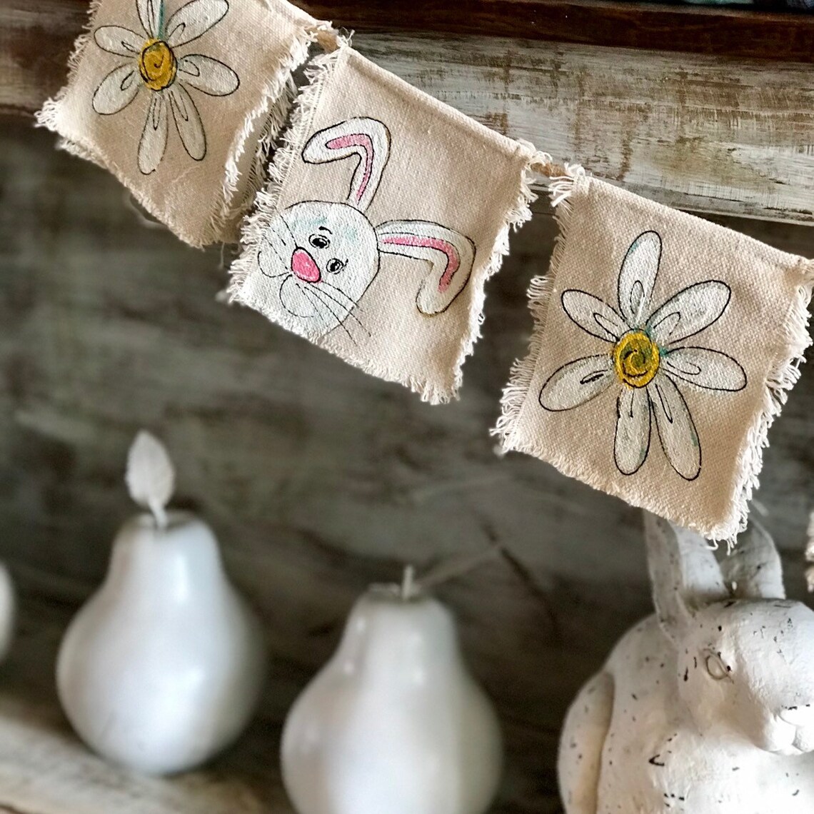 Easter Bunny and Daisy Pendant, Easter Mantel Decoration, Hand-painted ...