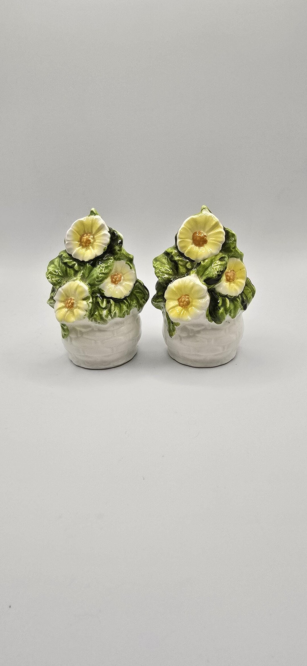 Pre 1960's Lefton 3557 Yellow Daisy Flowers in a Weaved Basket Hand ...