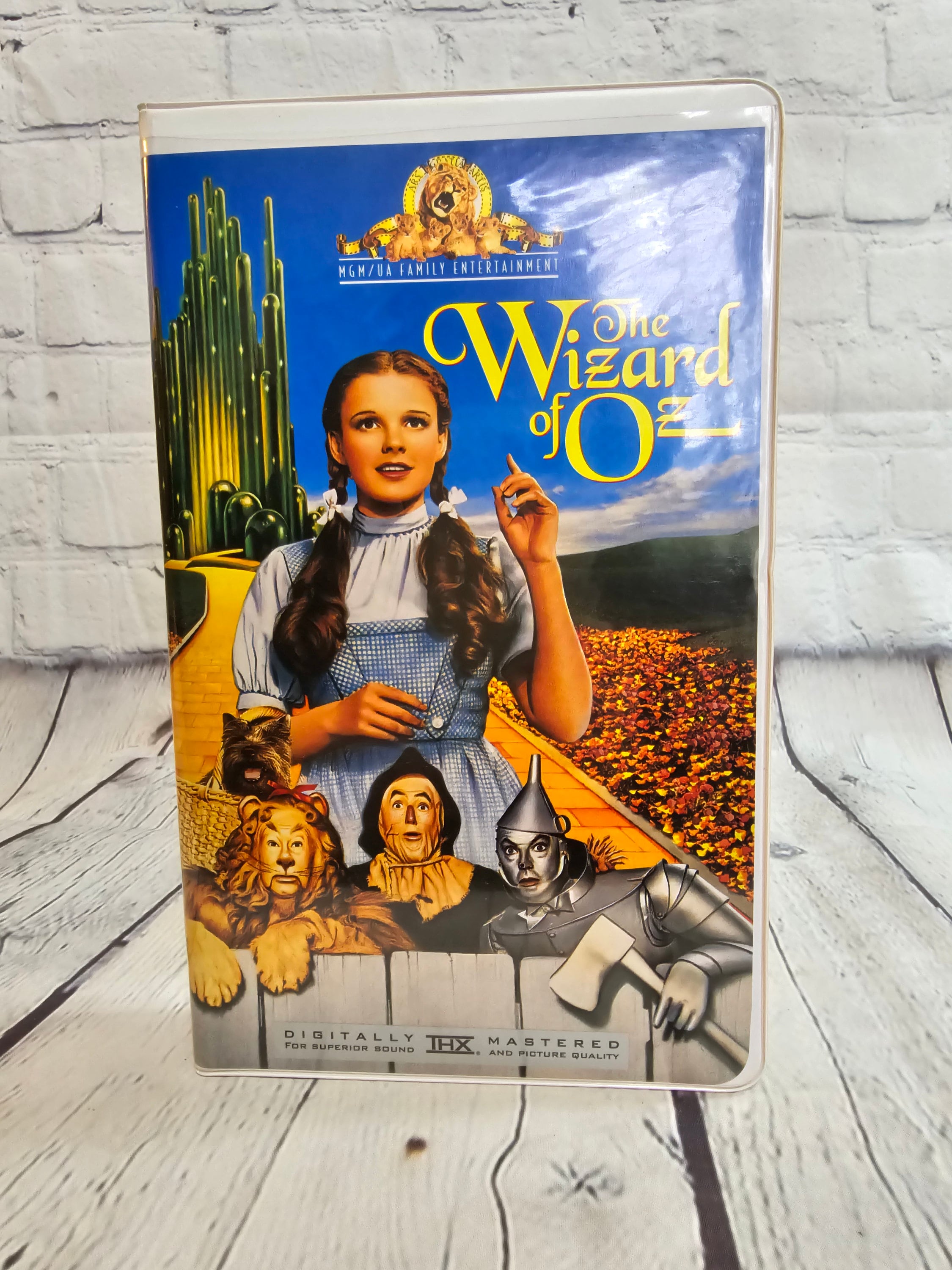 1996 the Wizard of OZ VHS Tape Clamshell Case 1939 Remaster MGM - Etsy