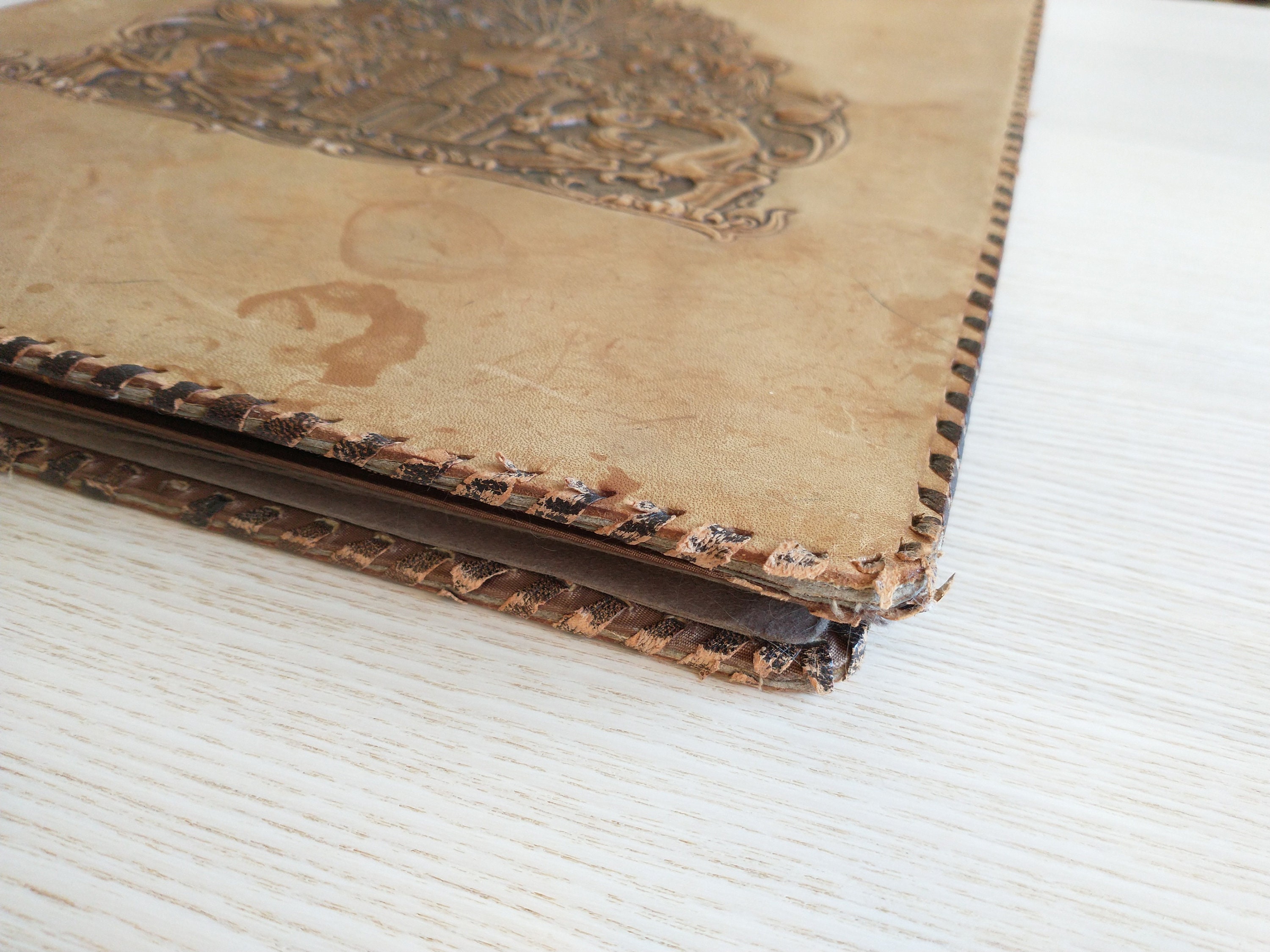 Antique Document Folder / Leather / Lion Emboss - Etsy