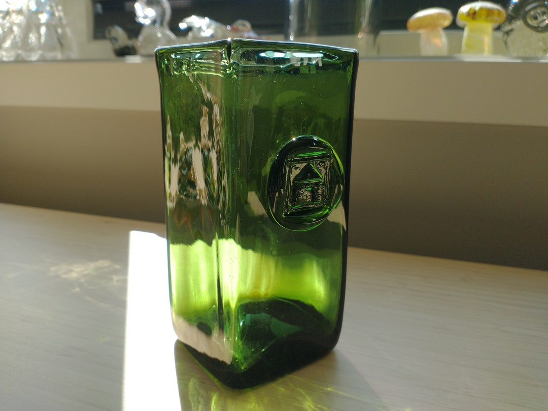 Plus Glass Norway / Handcrafted Green Vase / Scandinavian Glass Vase - Etsy
