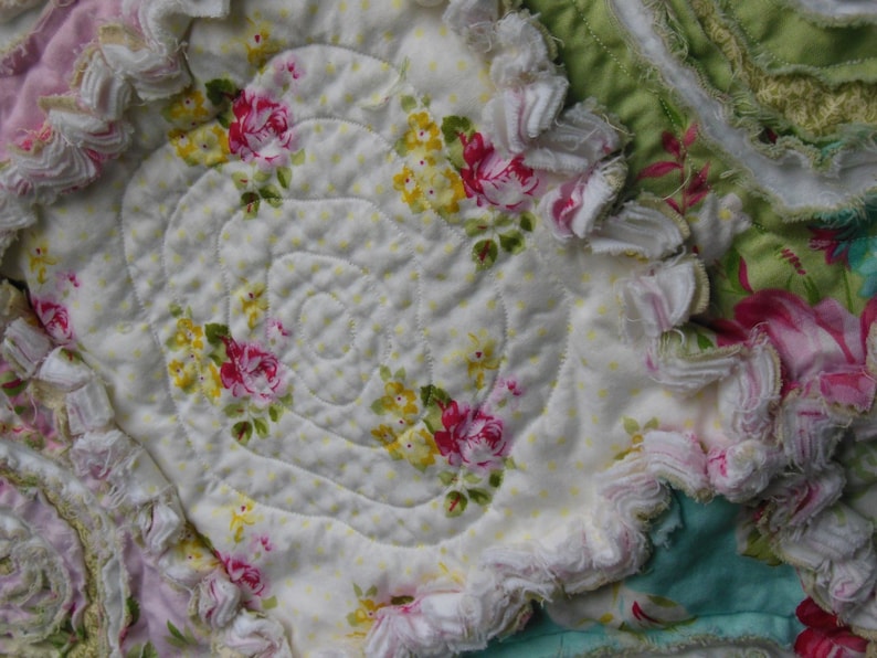 Shabby Rag Rosey Quilt Pattern. Beautiful Roses With a Unique - Etsy Canada