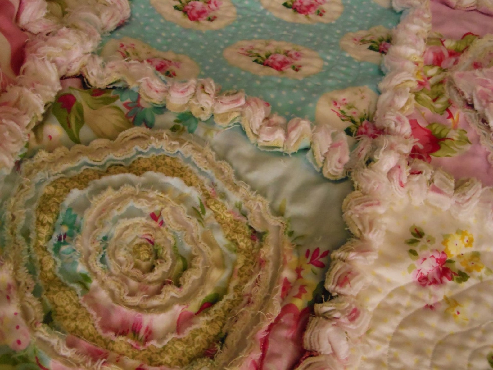 Shabby Rag Rosey Quilt Pattern. Beautiful Roses With a Unique | Etsy