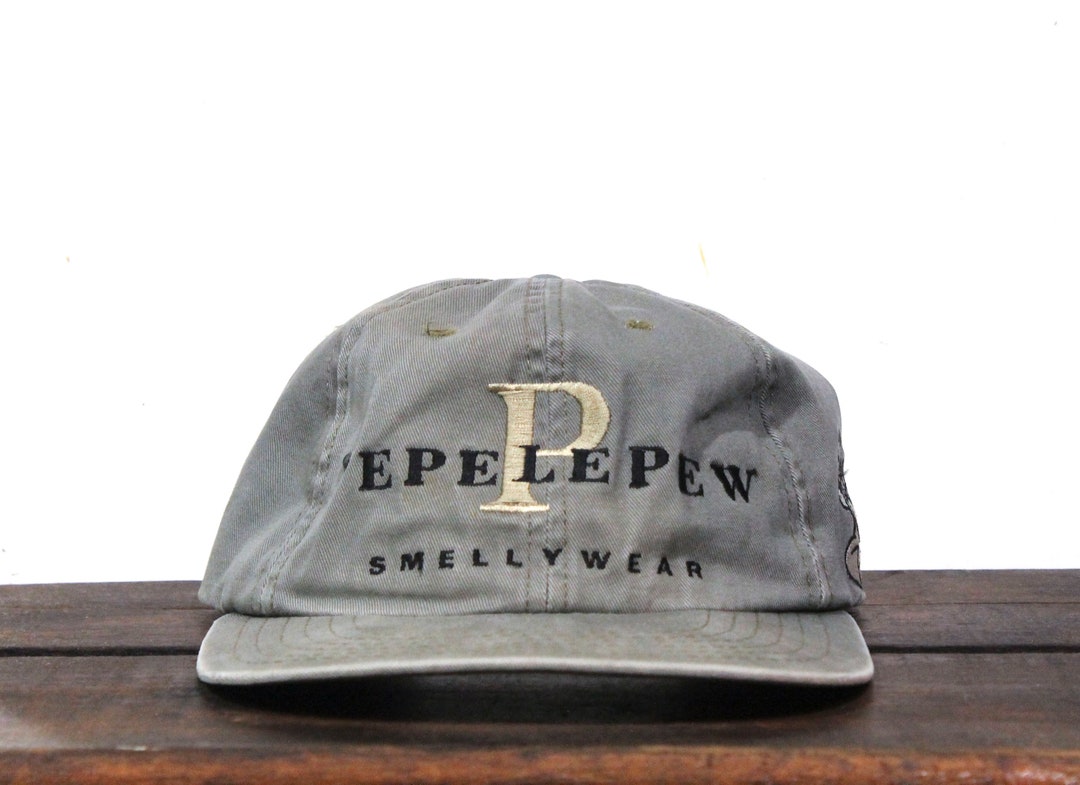 Vintage 90s Looney Tunes Pepe Le Pew Skink Smellywear Warner Brothers ...