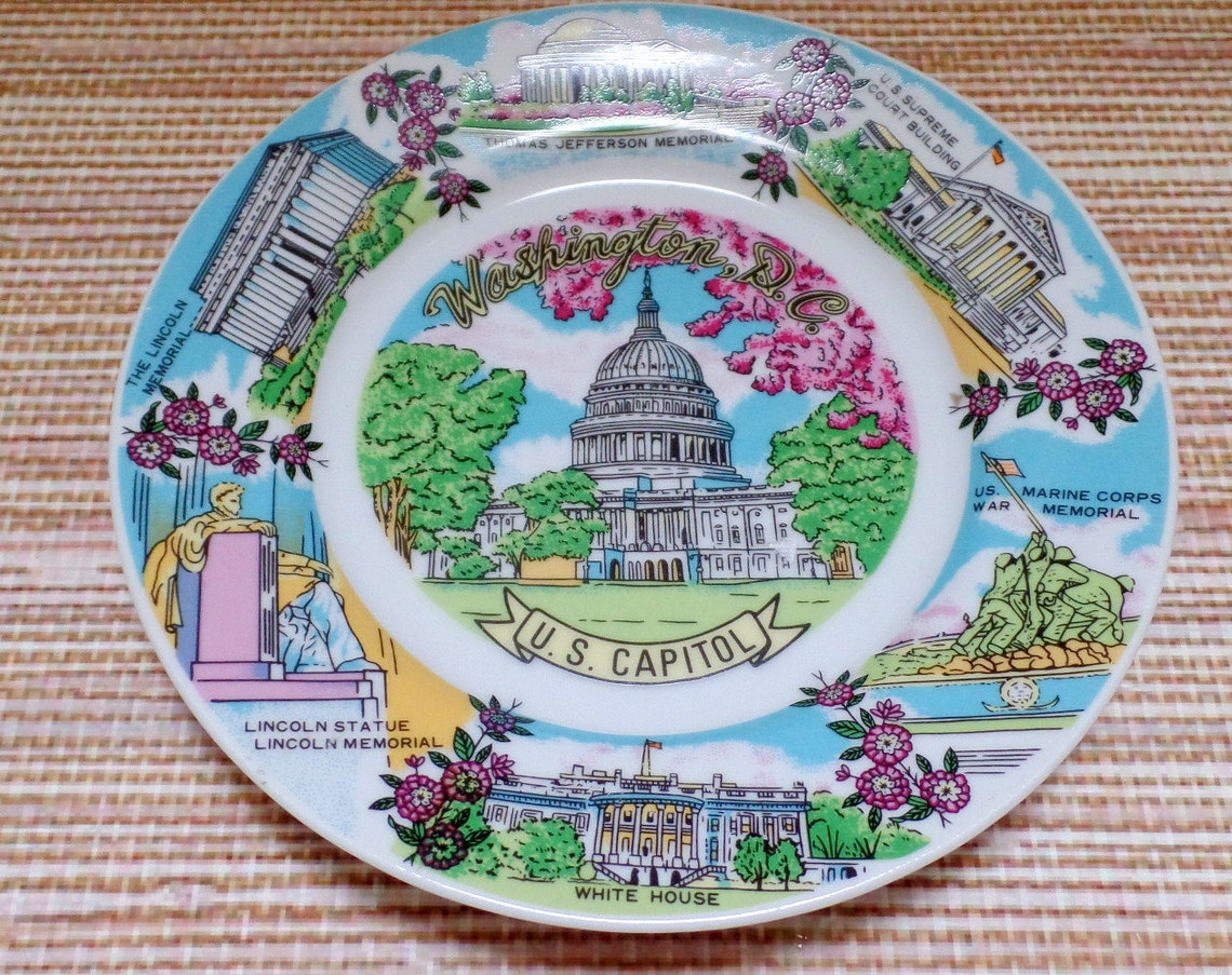 Vintage Souvenir Picture Plate. It Depicts Famous Landmarks - Etsy