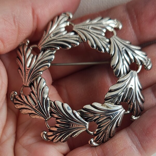 Silver Wreath - Etsy
