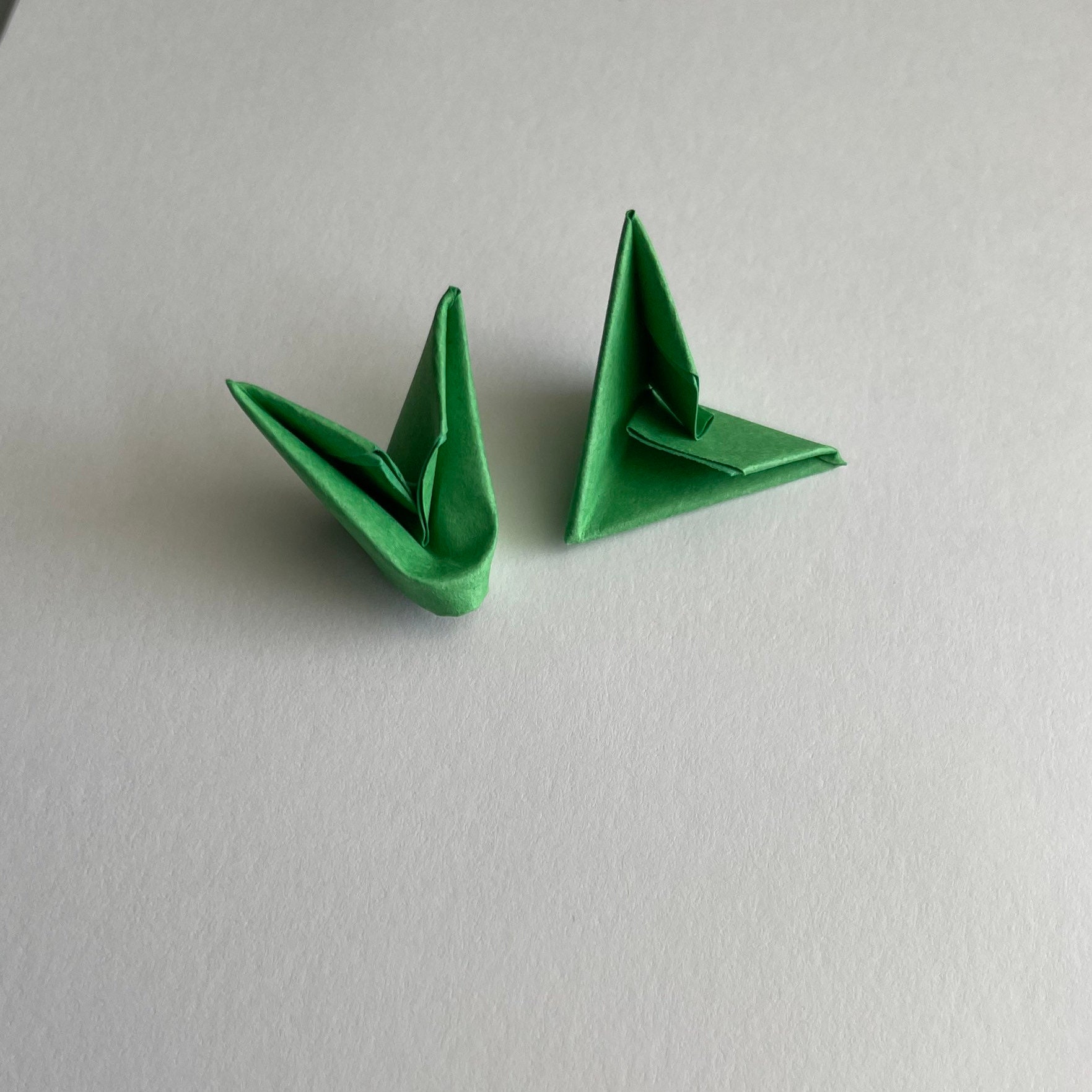 3D Origami Triangle Pieces 1/32 Bright Colors Made to Order - Etsy