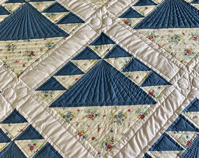 Blue and White Snowflake Quilt. From Missouri. 84 X 70. - Etsy