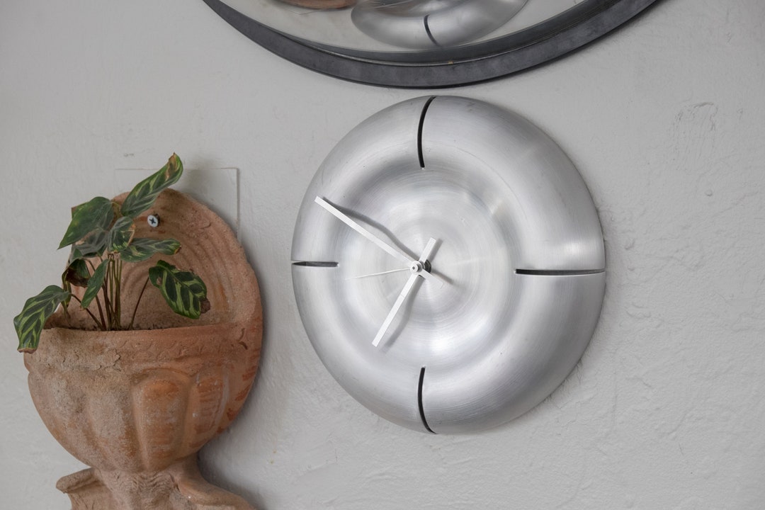 90s Karim Rashid Spun Aluminum Wall Clock Gyro // Blobitecture 00s ...