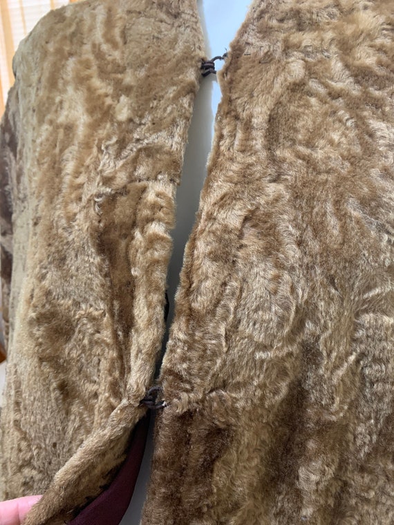 1940s 50s vintage Larchmont Furriers FUR CAPELET cape… - Gem