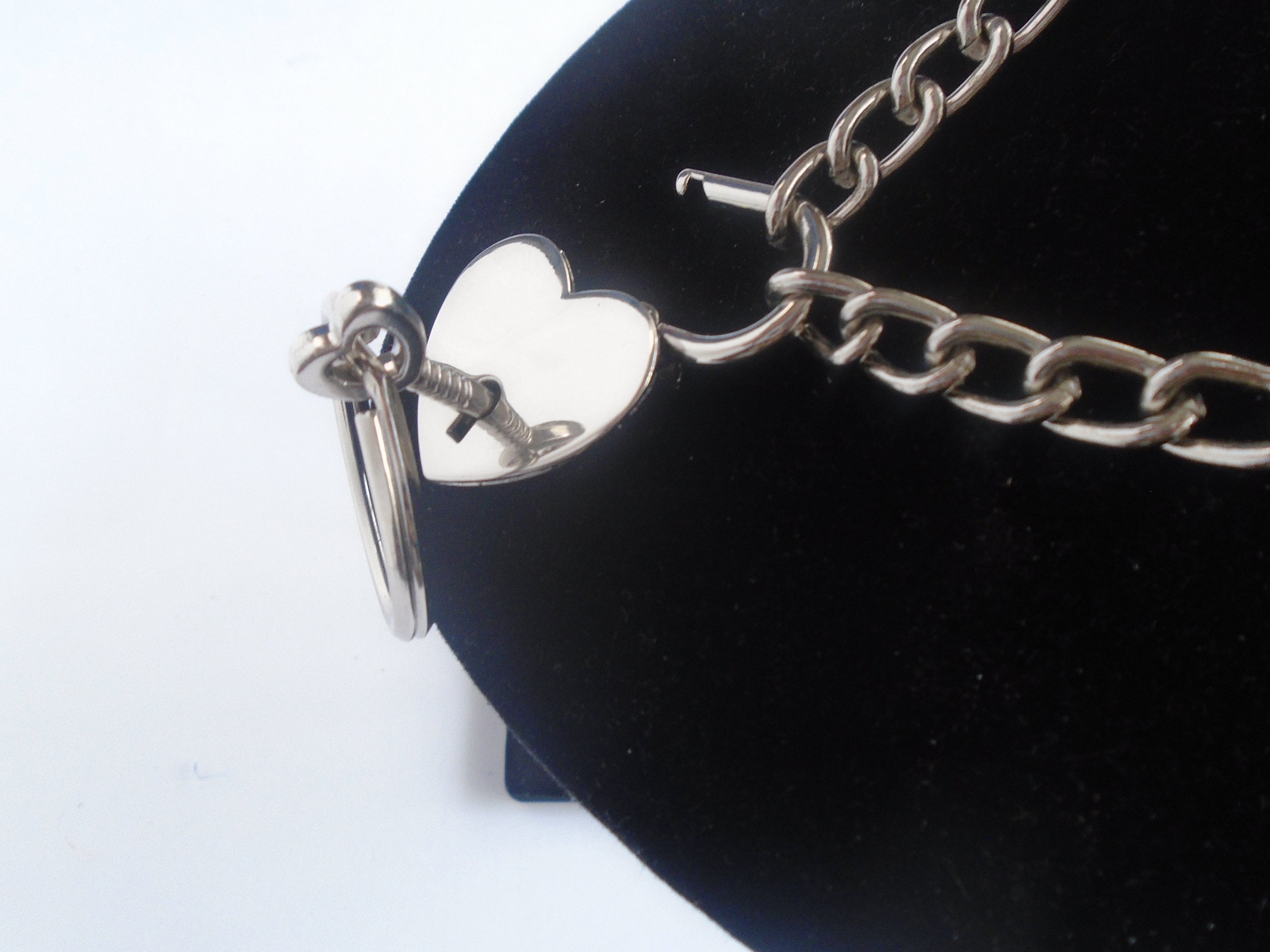 Day Collar Choker Silver/chrome Heart Shaped Lock Necklace Chain ...