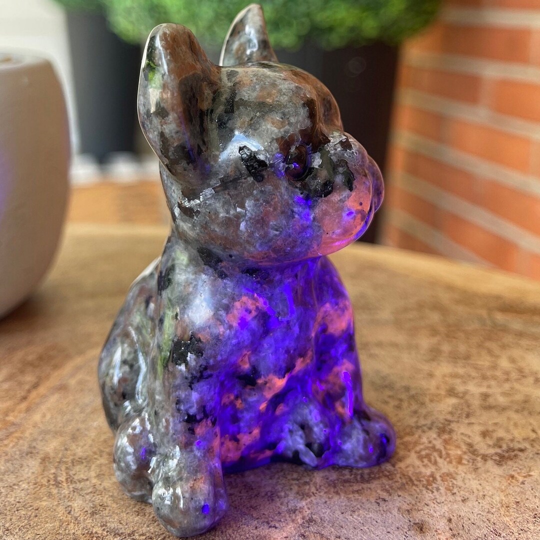 Yooperlite XL French Bulldog , Crystal Carvings, UV Reactive Glowing ...
