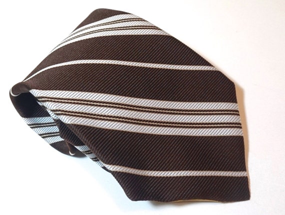 1970s Extra Wide Necktie | Vintage FRAME Beefeater Br… - Gem