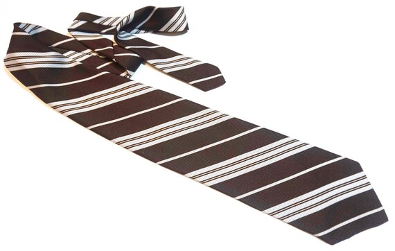 1970s Extra Wide Necktie | Vintage FRAME Beefeater Br… - Gem