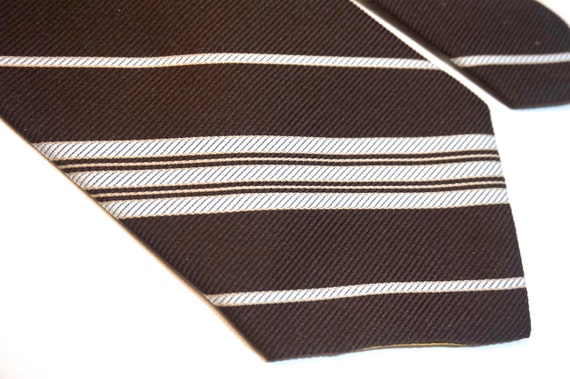 1970s Extra Wide Necktie | Vintage FRAME Beefeater Br… - Gem