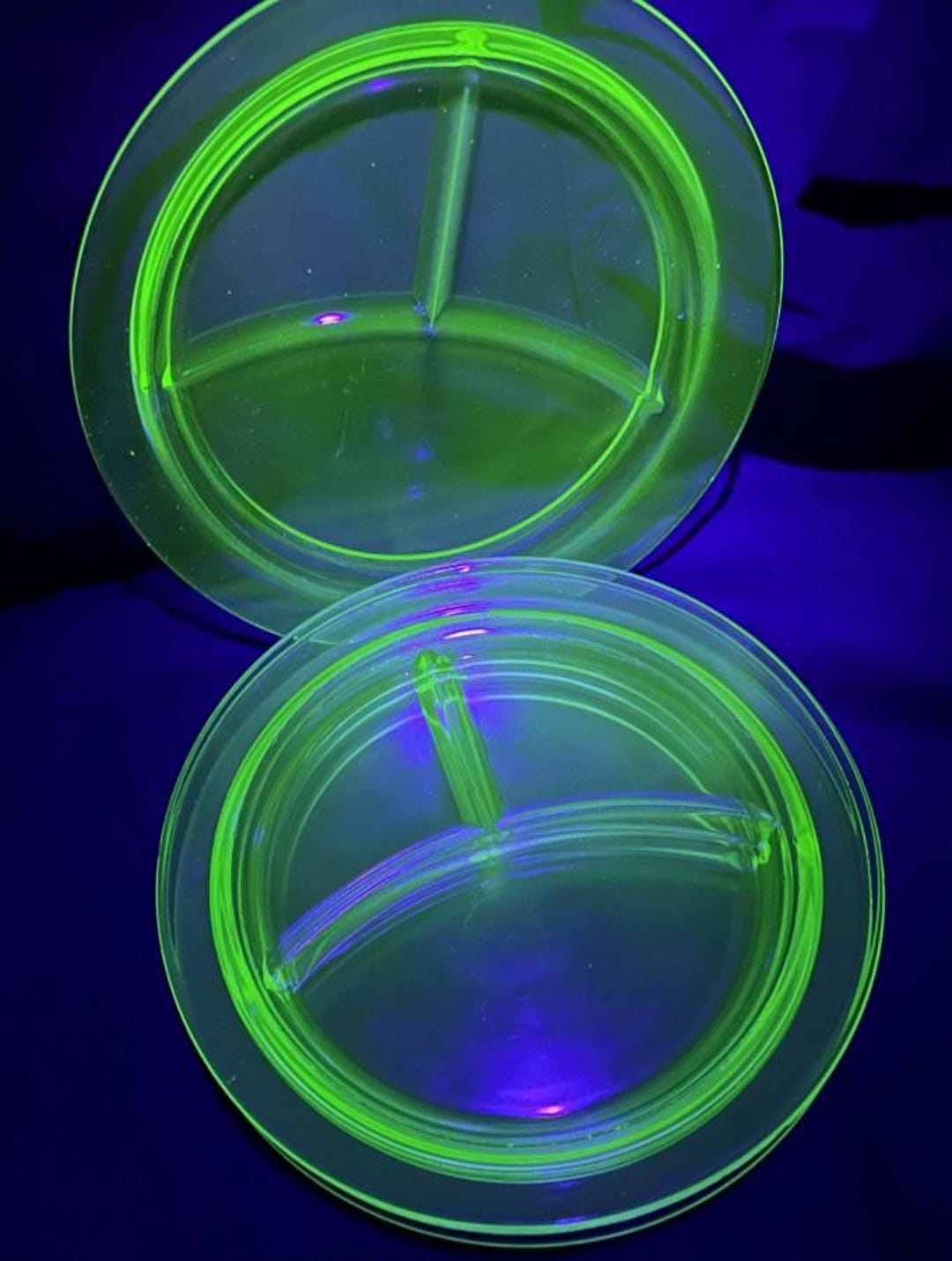 Uranium Plates - Divided - Set of 4 - Glowing - Etsy