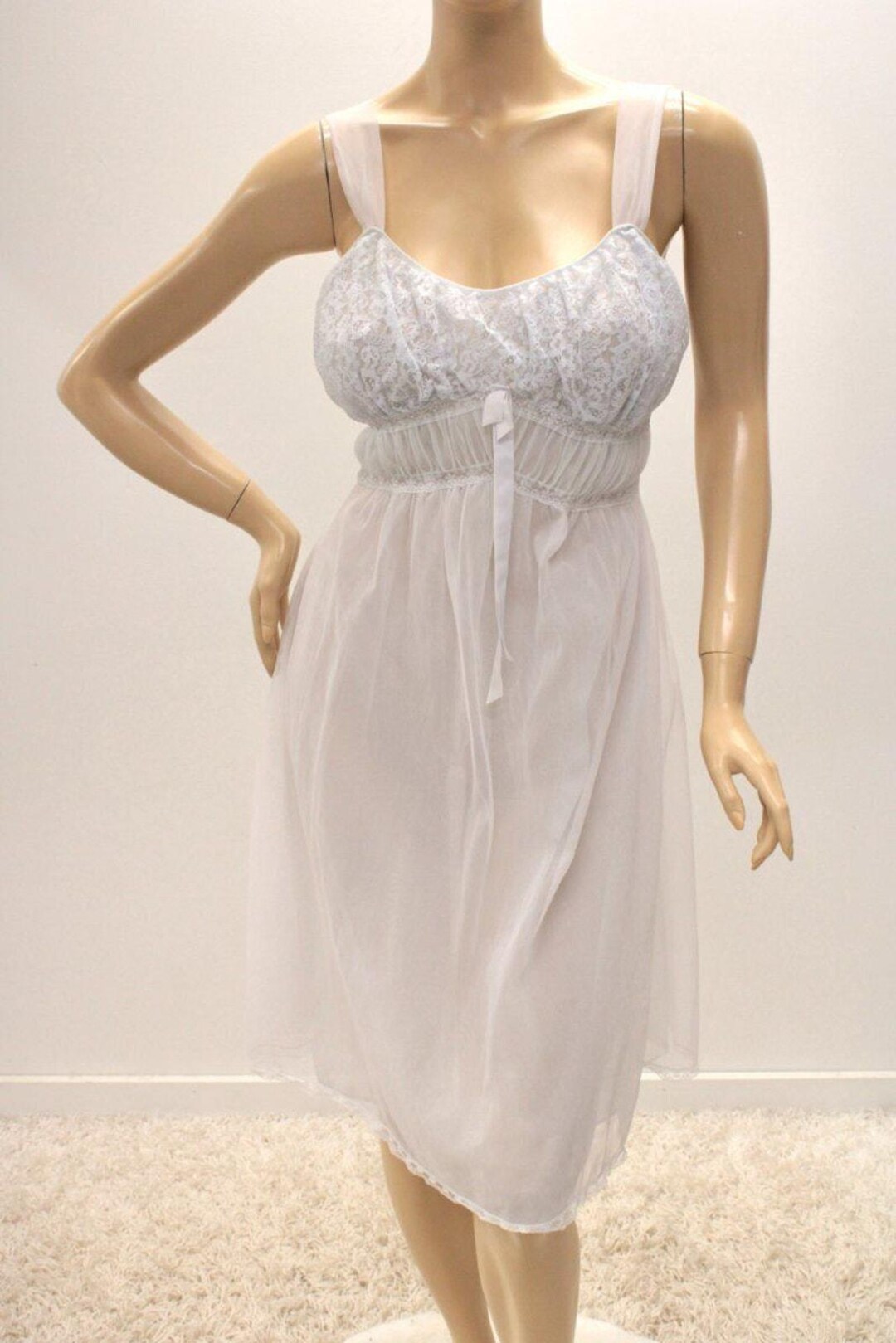 Vintage 1960s Charmode Nightie Nightgown Sz 38 Nylon Fitted Bust ...