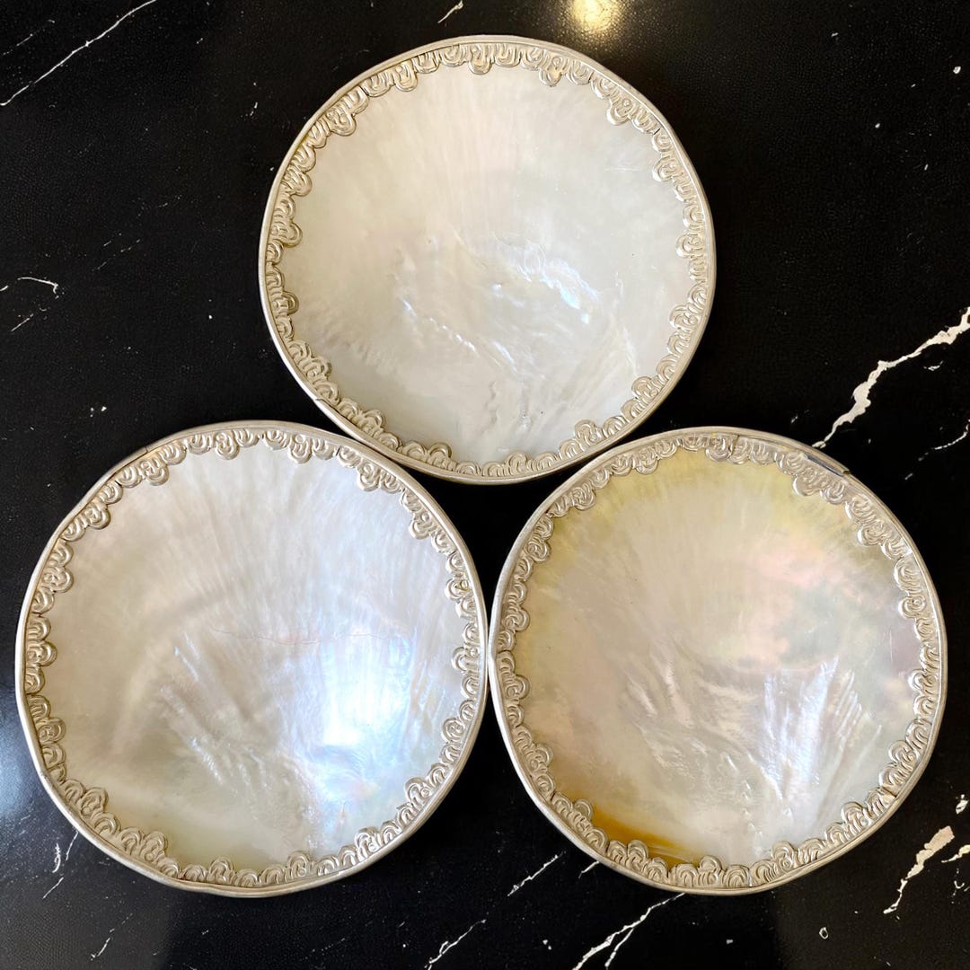 Mother of Pearl Round Plate With Flower Silver Trim Versatile for ...